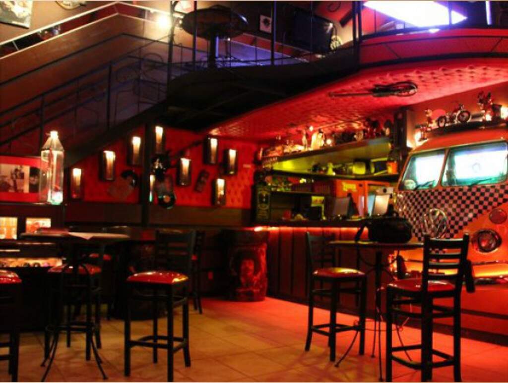 Mais um bar temático, desta vez em homenagem ao rock e com drinque ...