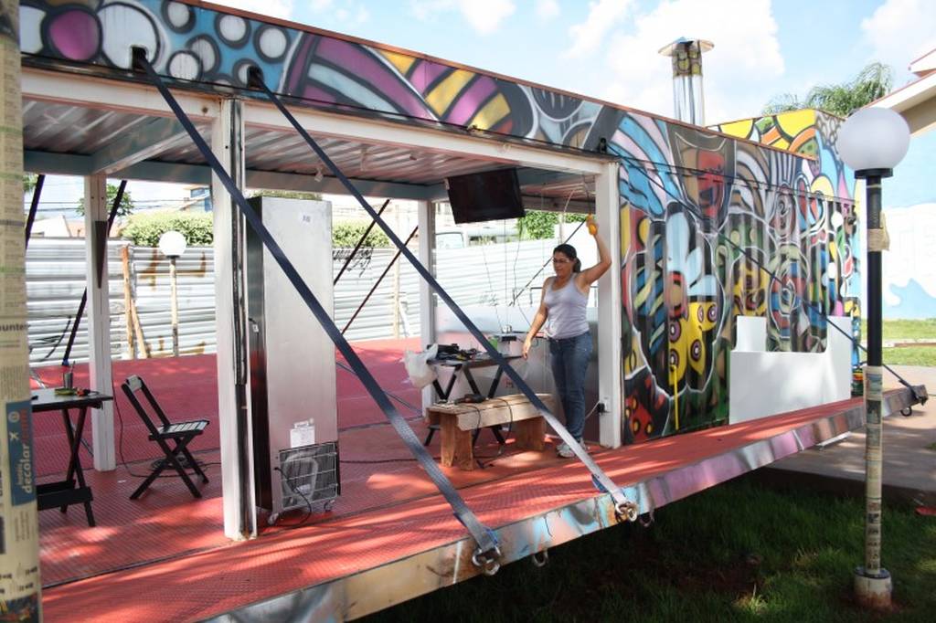 Em container, lanchonete quer criar espaço para cultura e servir o ...