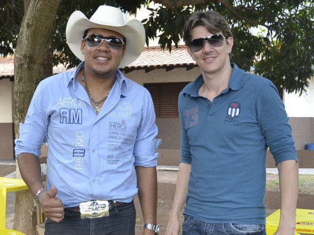 Dupla jura que vai resistir ao sertanejo universitário, apesar das ...