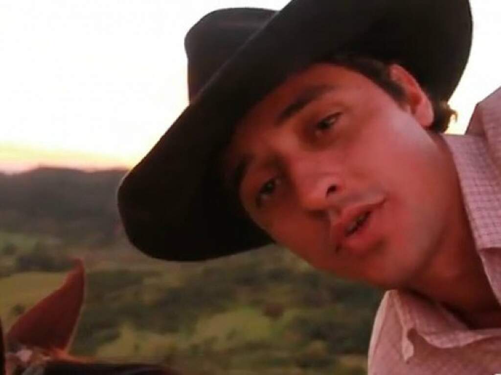 Fael anuncia programa de TV e divulga primeiras imagens no twitter ...