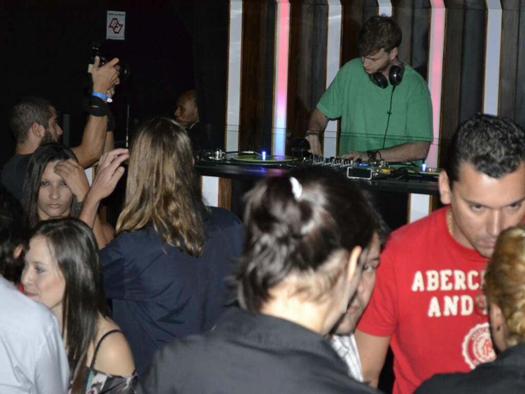 Baladas de Campo Grande Fazem Sucesso em São Paulo: D-Edge e Hot Hot