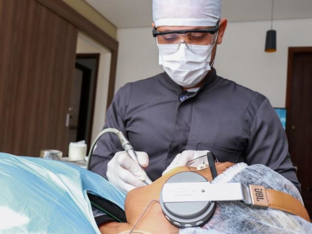 No consultório, paciente escolhe música preferida para aliviar medo de ...