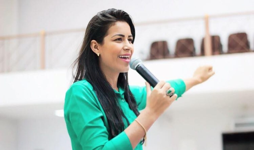 Torturada quando criança, Lucélia recebia até choques, mas hoje fala de ...