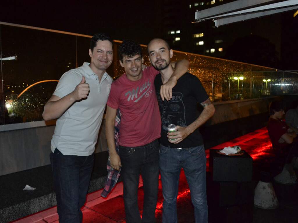 Baladas de Campo Grande Fazem Sucesso em São Paulo: D-Edge e Hot Hot