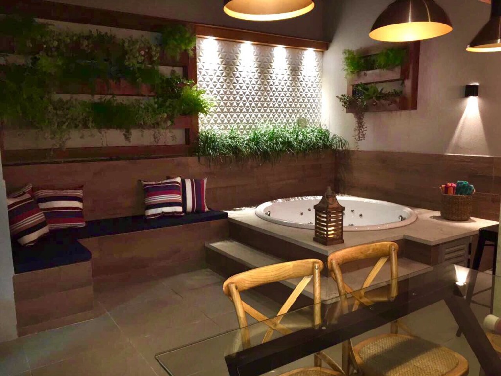 Em apenas 13 m², spa e área de descanso salvam ambiente esquecido ...