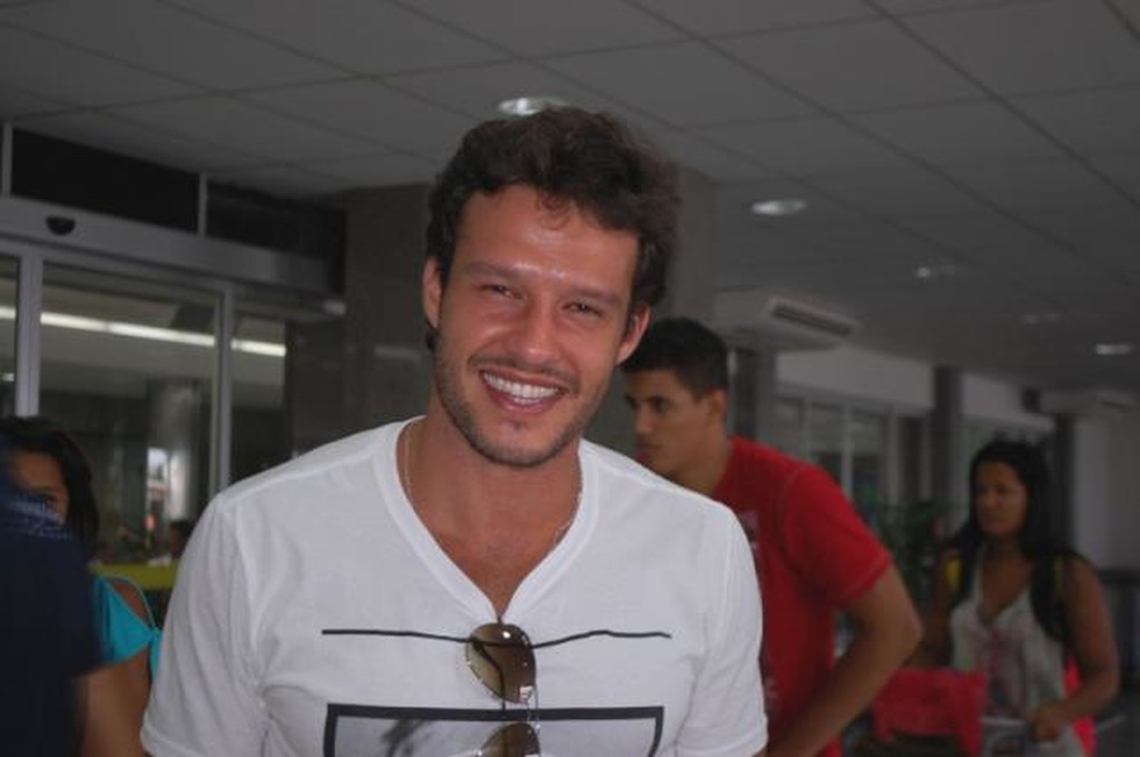 Nando Rodrigues em Campo Grande: Recepção de Fãs e Fama Após Novela Globo