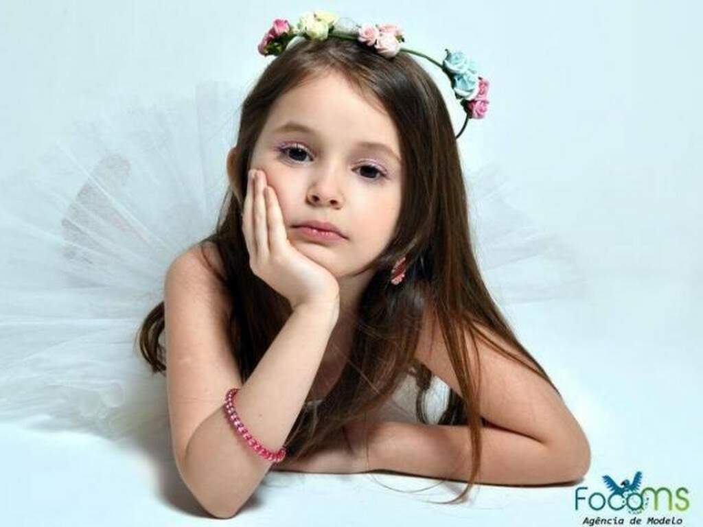 Escolhida por olheiro de Gisele, modelo mirim agora quer contrato ...