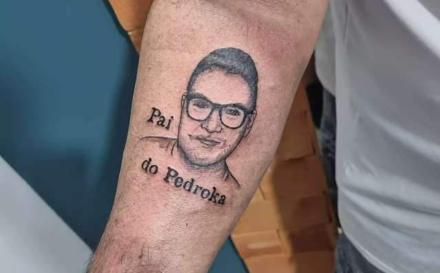 1ª tatuagem de Renê é para o filho que luta contra doença degenerativa ...