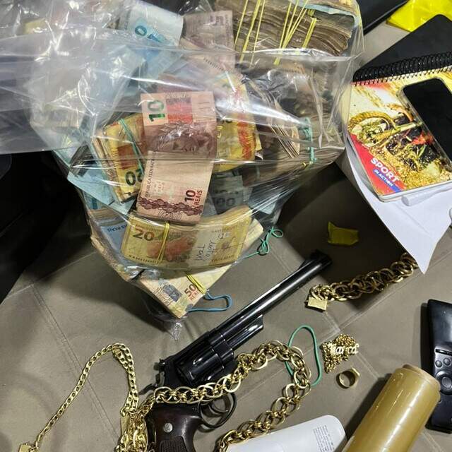 Pf Mira Núcleo Financeiro De Facção Criminosa E Apreende Meio Milhão Em