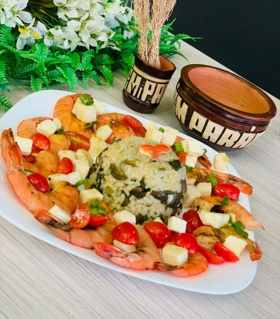 Casa serve a legítima comida paraense, cachaça de jambu e o açaí ...