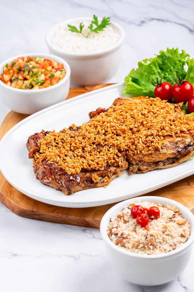 Amigos inventam frango 'atropelado' turbinado de queijo, alho e bacon ...