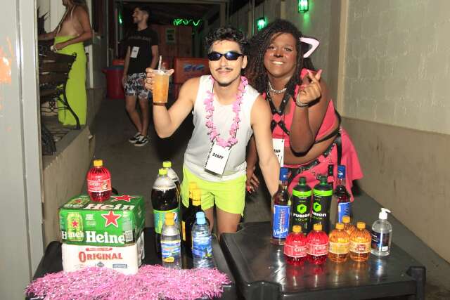 Bares apostam em drink de jambu e água liberada para conquistar folião ...