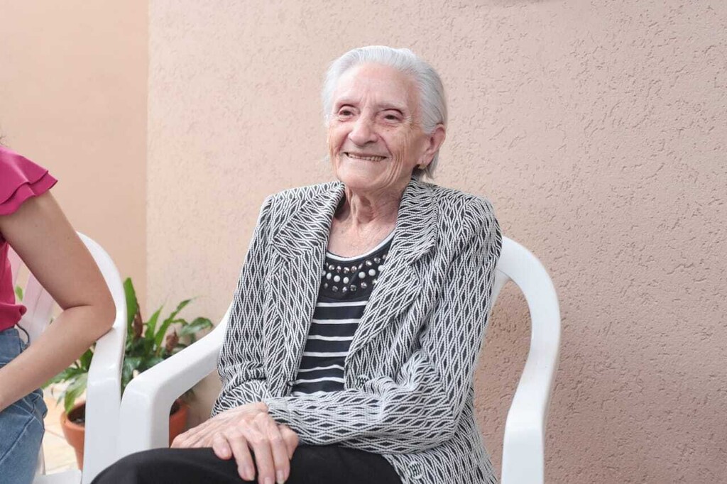 Após 68 anos de confeitaria, dona Fifi repassa amor e receita para ...