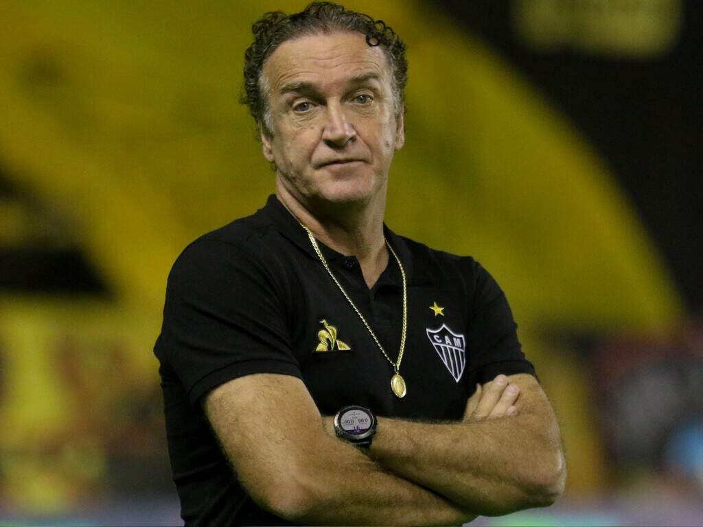 Corinthians anuncia técnico Cuca para substituir Fernando Lázaro ...