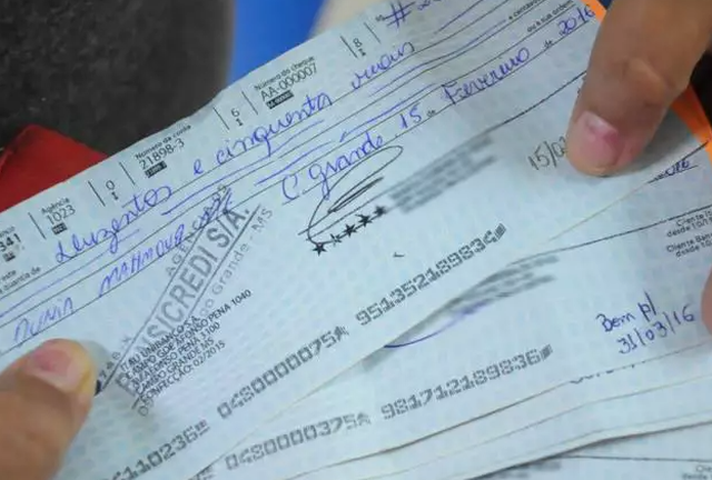 Emissão de cheques terá de respeitar novos padrões a partir de outubro ...