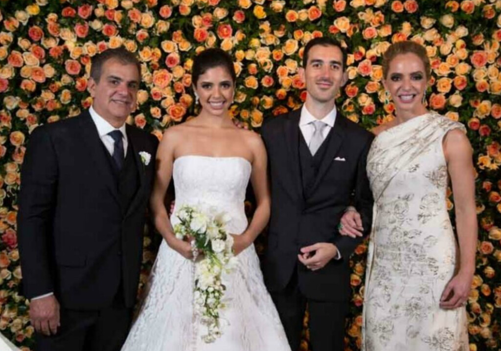 Após operações, irmã de chefão dos mercenários, ‘Dom’, vende roupas da ...