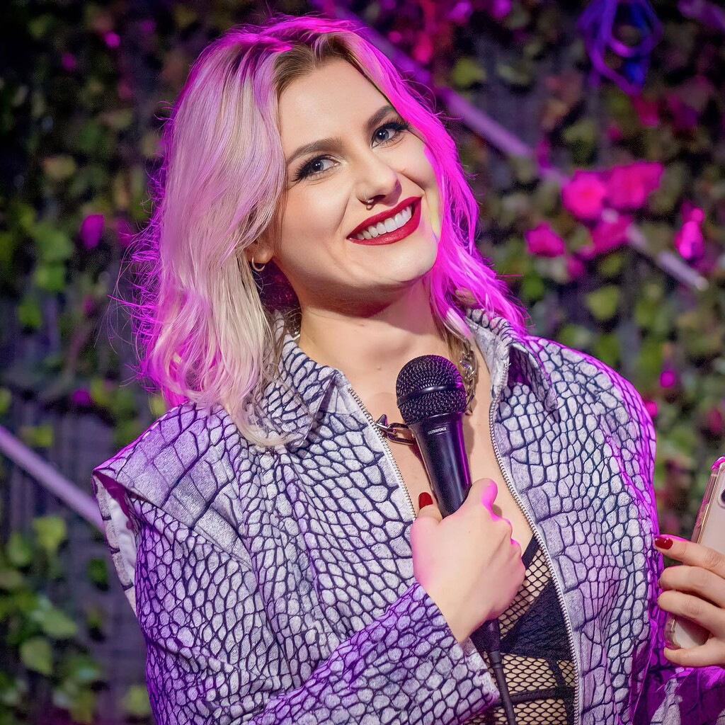 Lea Maria em Campo Grande: Show de Humor e Experiências no Brasil