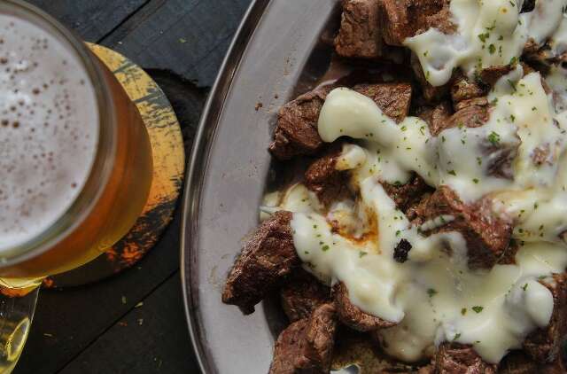Bar mistura realidade e mitologia com comida, chope e 'caipivinho ...