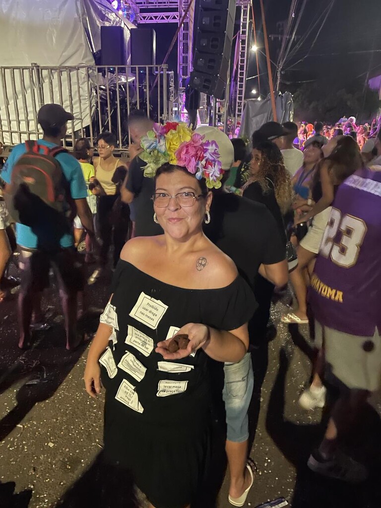 Até Aguena virou fantasia no Carnaval, com direito a quibe no meio da ...