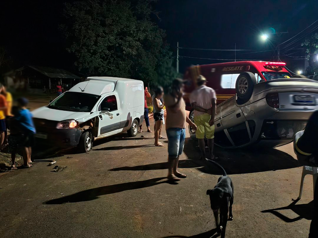 Grávida é encaminhada ao hospital após colisão com capotagem - Interior ...