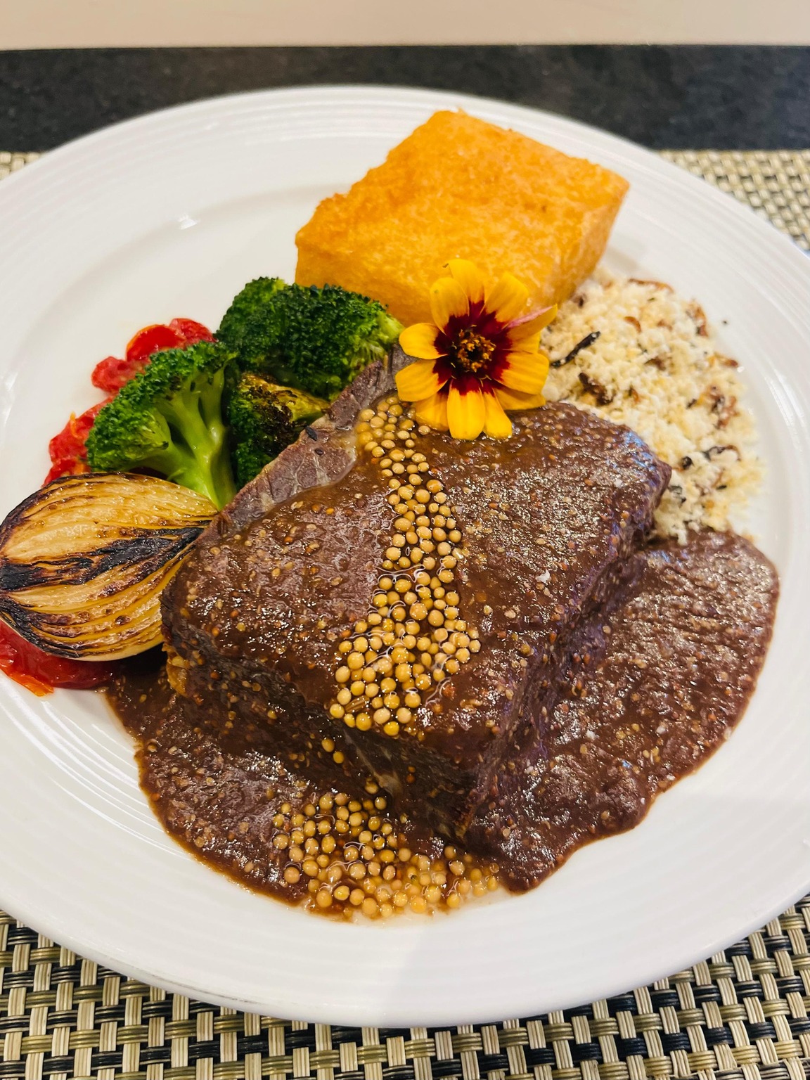 Novotel lança novo cardápio MS com Chef Caslu, restaurante é aberto ao ...