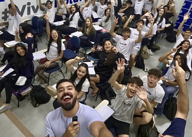 Colégio Nota 10 faz aulão gratuito para alunos se darem bem no Enem ...