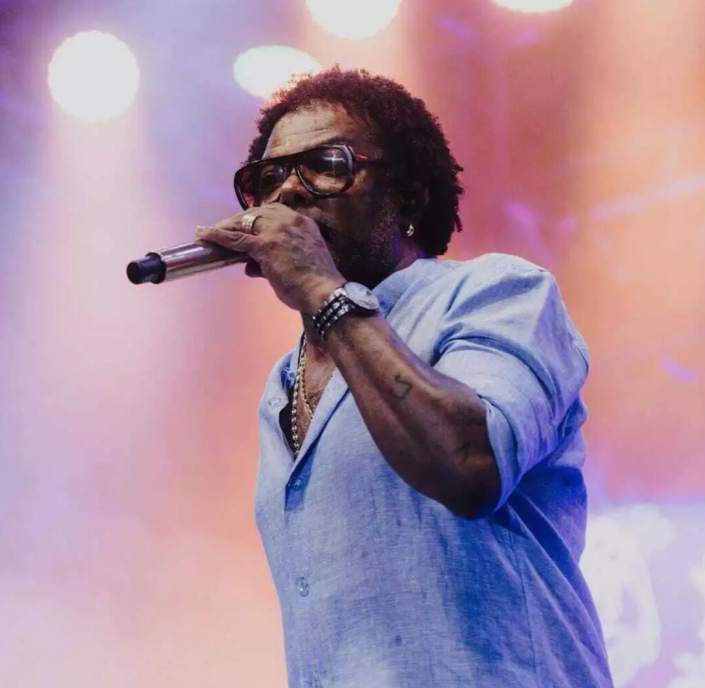 Hoje é dia de Xande de Pilares em show gratuito no Parque das Nações ...