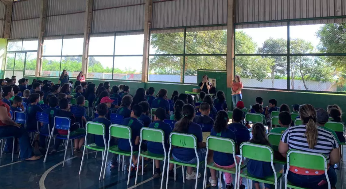 Aluno com deficiência sofre bullying e falta de apoio em escola ...