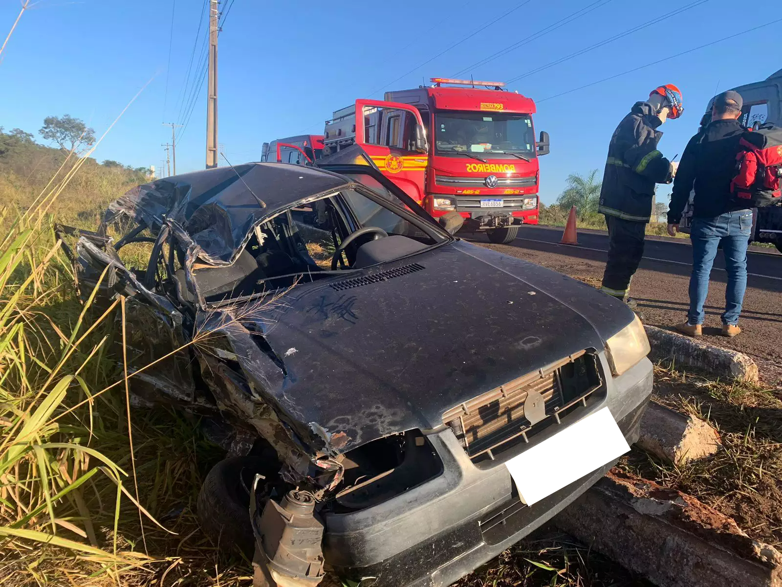 Motorista invade pista contrária e colide com carreta na BR-262 em Campo Grande