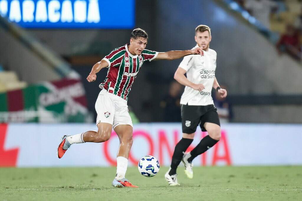 Fluminense vence Ceará com gol de falta de Renê no Brasileirão