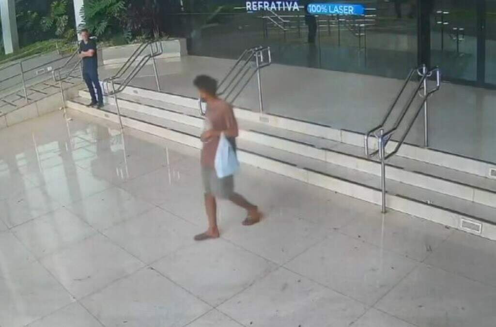 Preso, solto e violento: histórico ignorado deixa paciente cego