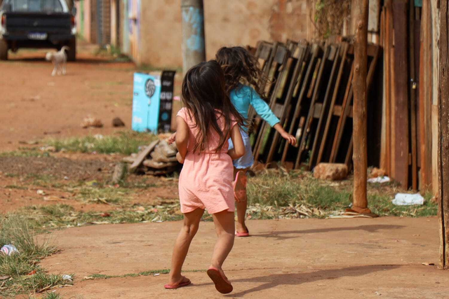 Vale-creche de R$ 600 para mães trabalhadoras: cadastro aberto em MS
