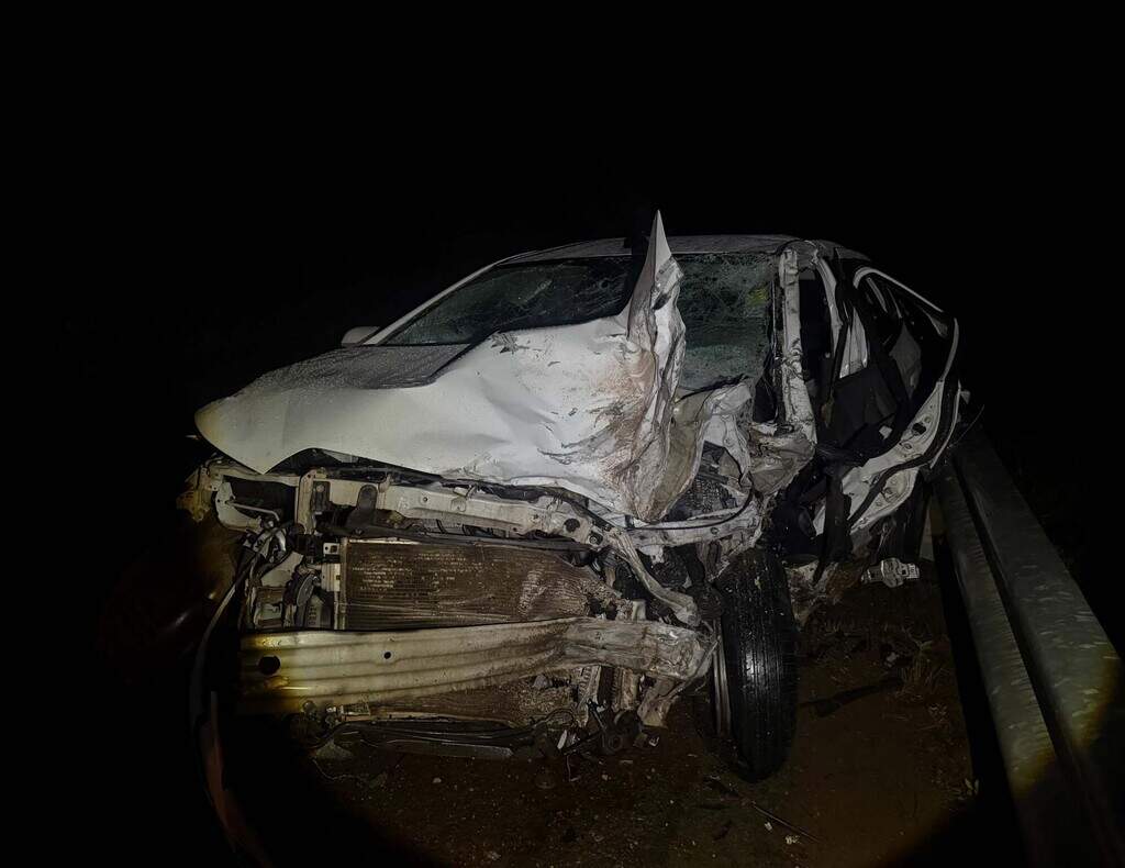 Homem morre preso às ferragens em colisão na BR-267